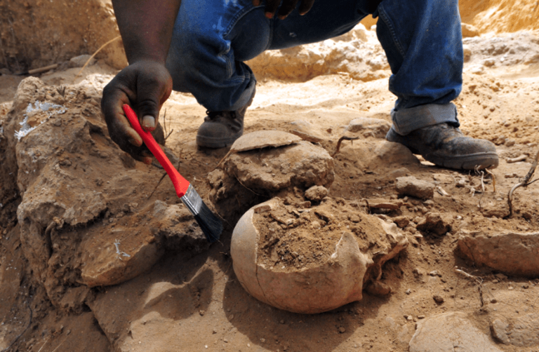 Archaeological excavation in Migdal, Ashkelon reveals Black Gaza Ware ...