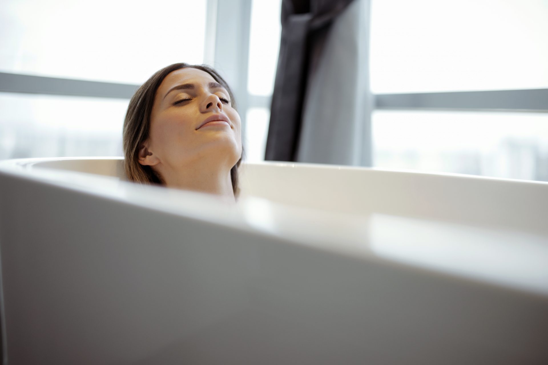 Why single women are happier than single men