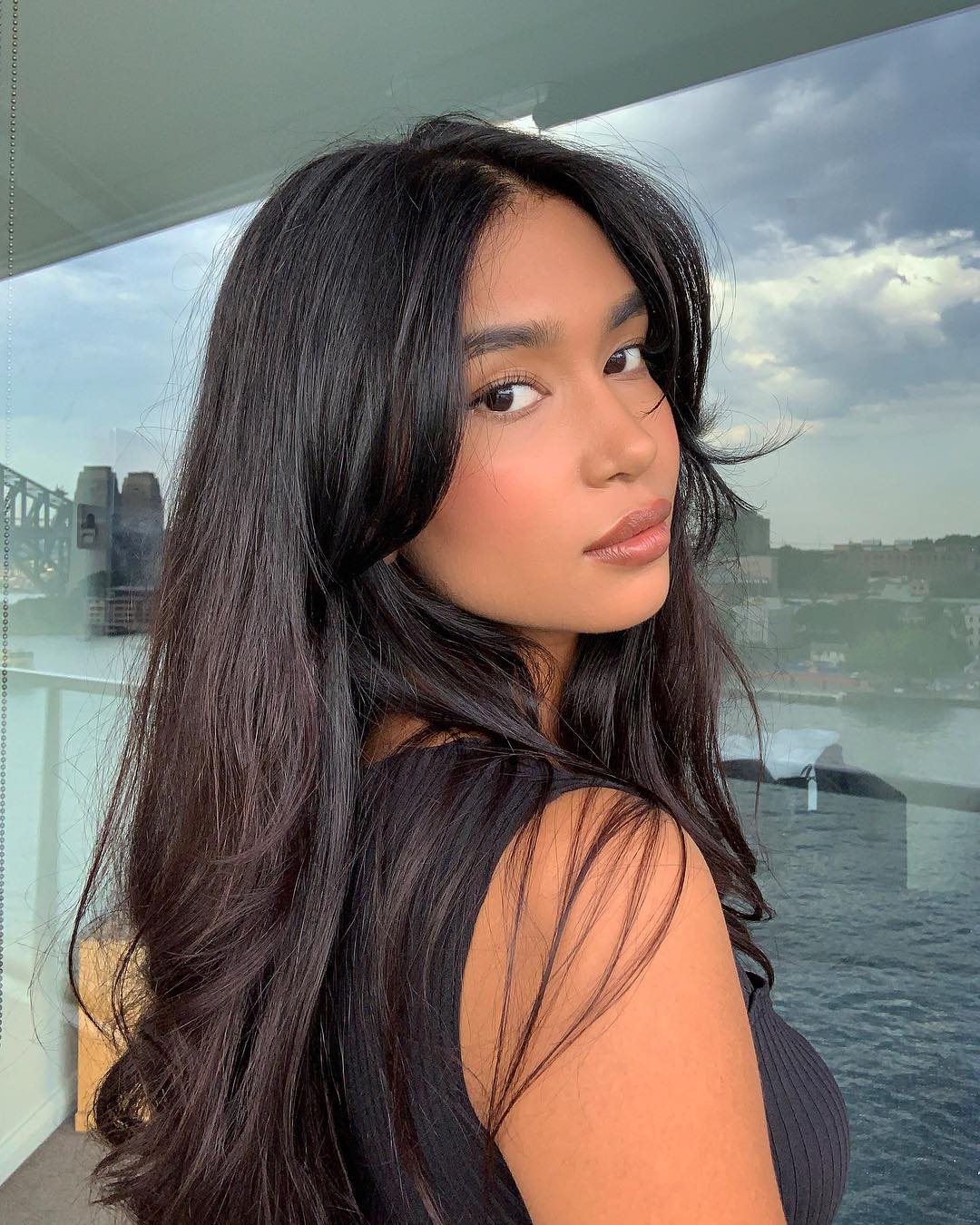 Protein vs. Moisture: Here's How to Tell Which One Your Hair Needs to ...