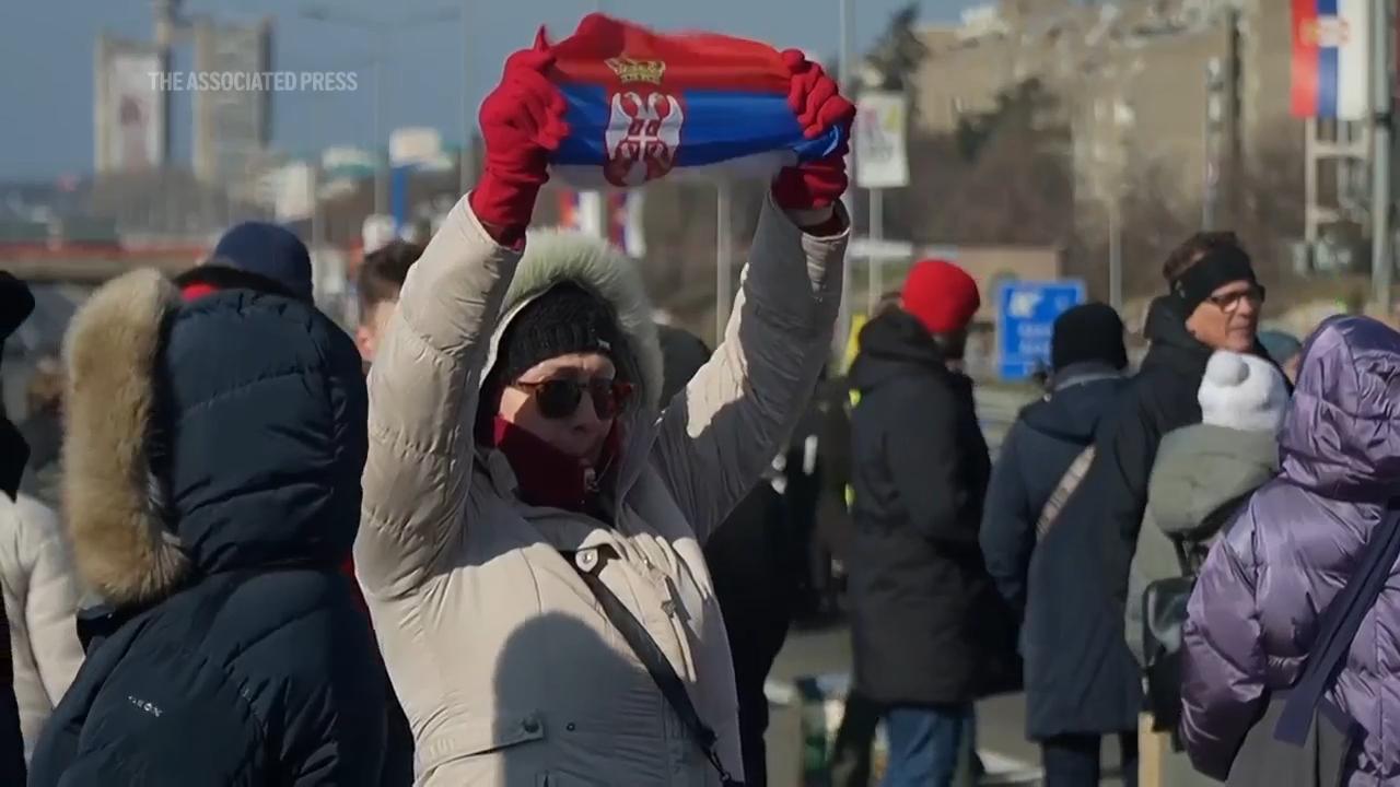 Protesting students accompanied by bikers and farmers blockade bridge ...