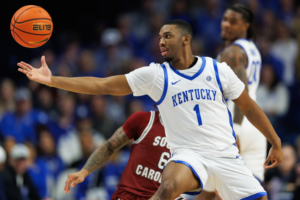 Kentucky Faces Key Absences Against Texas: Butler and Robinson Ruled Out