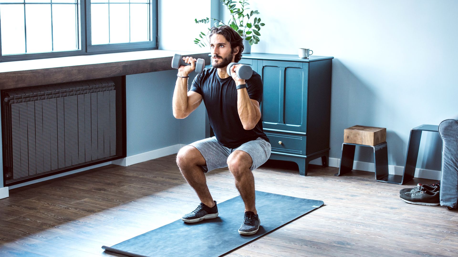 Skip the gym — this 30-minute home dumbbell workout builds core and ...