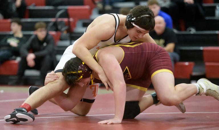2025 IHSA boys wrestling state finals: Peoria-area matches, schedules ...