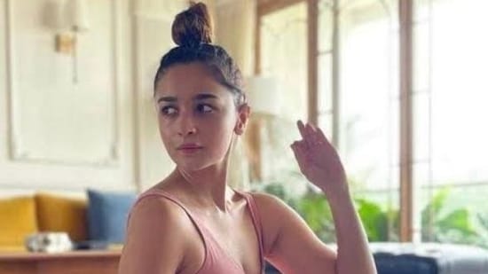 Alia Bhatt says ‘struggle is important’ as she performs flying pushups ...