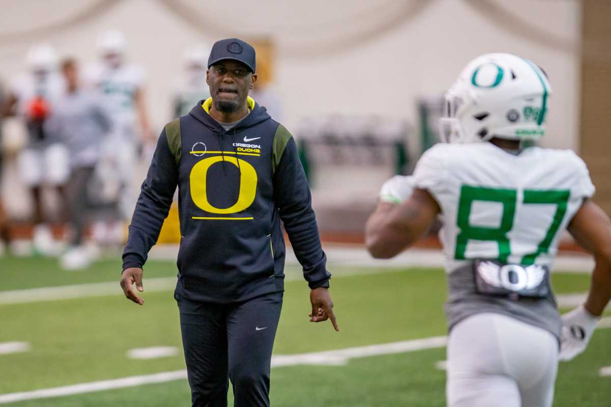 Top Oregon Coach Leaves Ducks to Join Dallas Cowboys' Staff