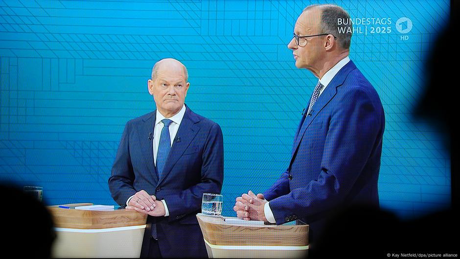 German election: Chancellor Scholz debates CDU rival Merz