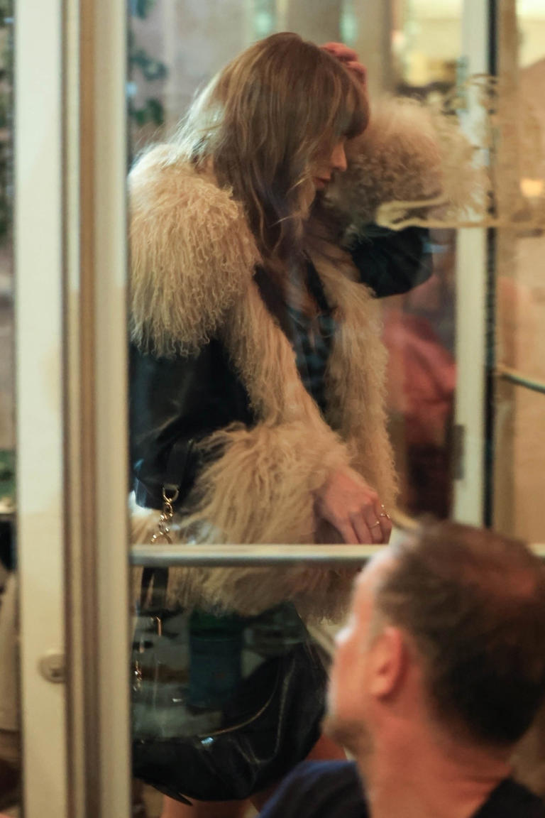 Taylor Swift has girls’ night out with mom Andrea, Kylie Kelce and HAIM ...