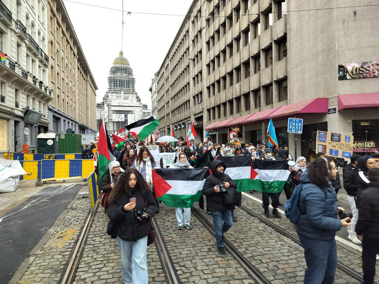 Conflit israélo-palestinien - Quelque 300 personnes défilent à ... Conflit israélo-palestinien - Quelque 300 personnes défilent à ...