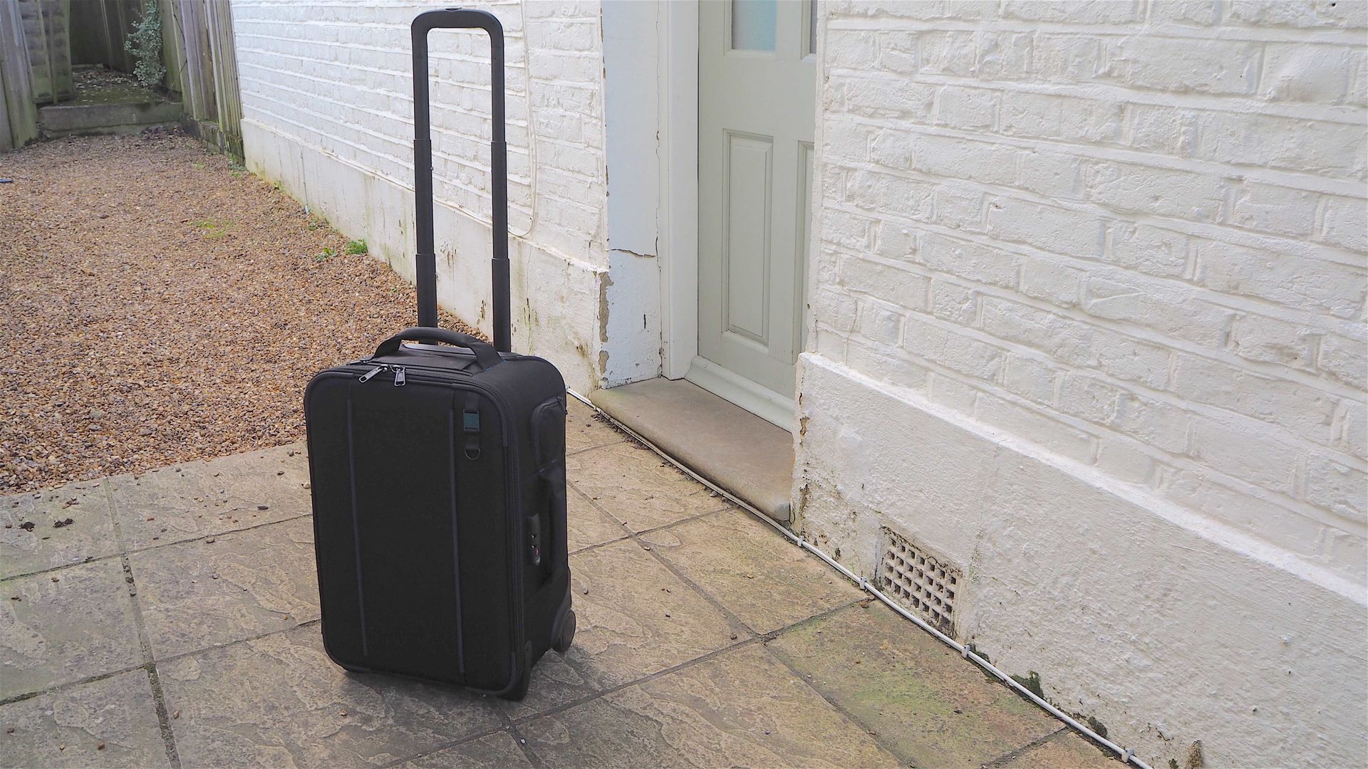 Tenba Roadie Air Case Roller 21 review: caught between a roller bag or ...