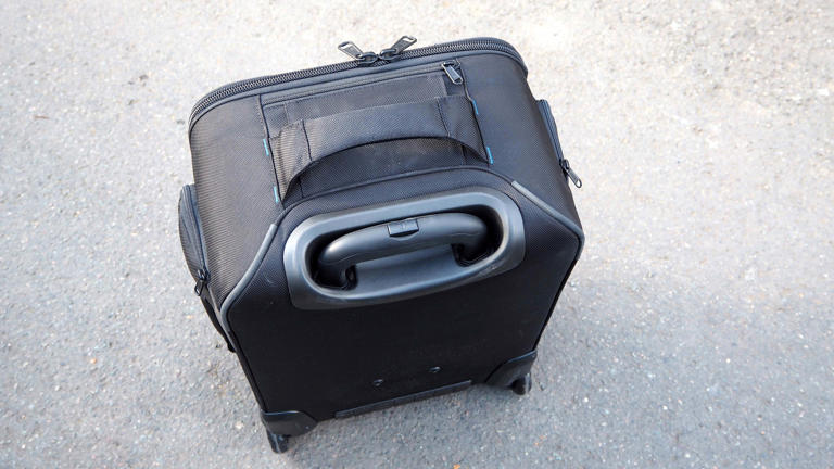 Tenba Roadie Air Case Roller 21 review: caught between a roller bag or ...