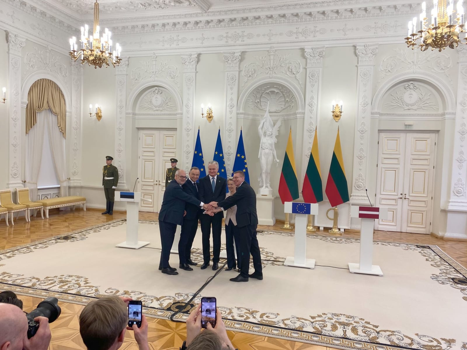 Baltic States fully integrate into European power grid