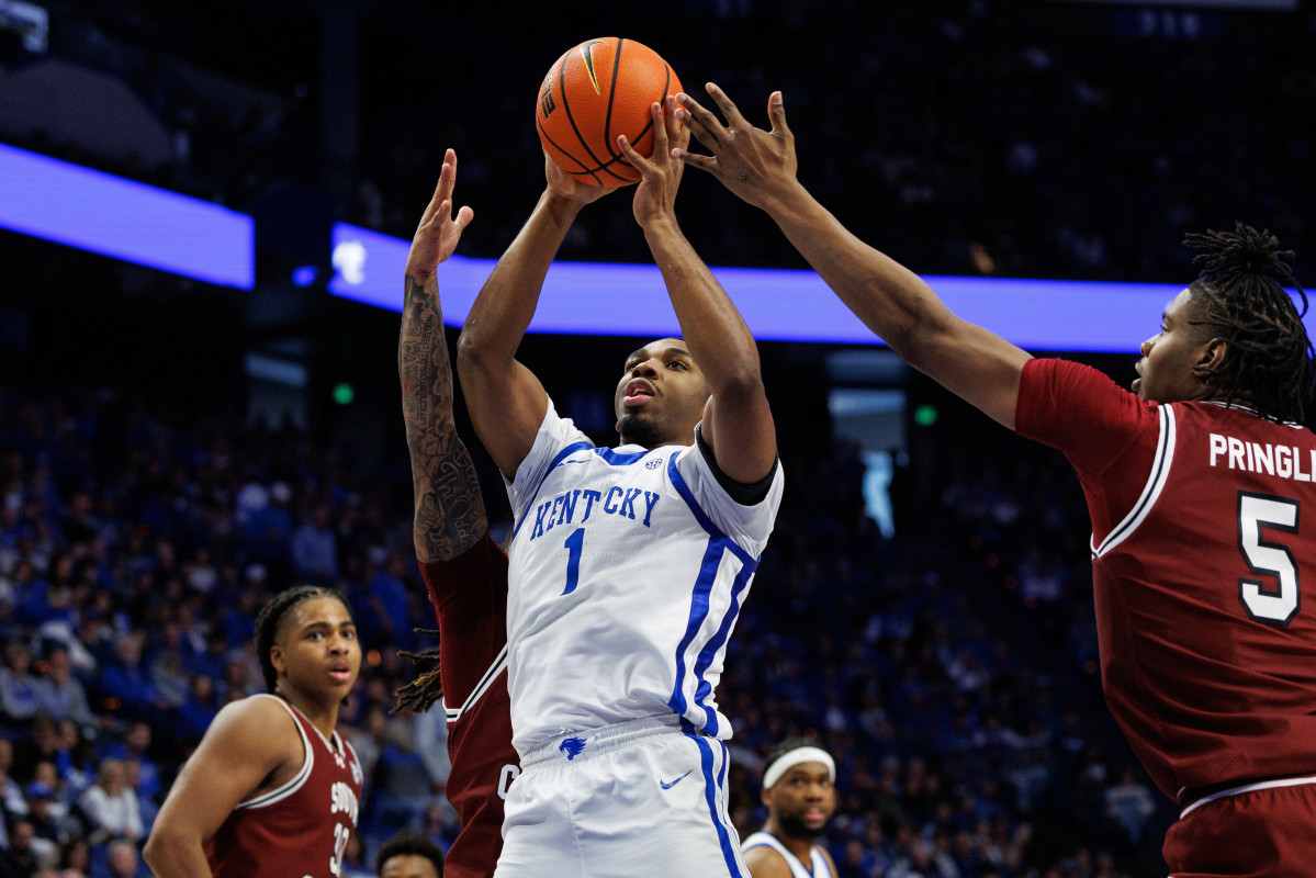 Kentucky Faces Key Absences Against Texas: Butler and Robinson Ruled Out