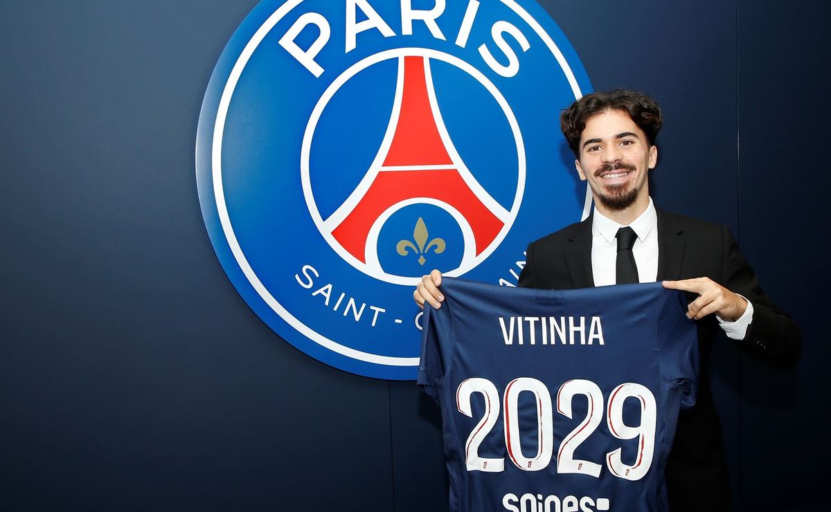 Oficial: Internacional português Vitinha renova o seu contrato com o ...