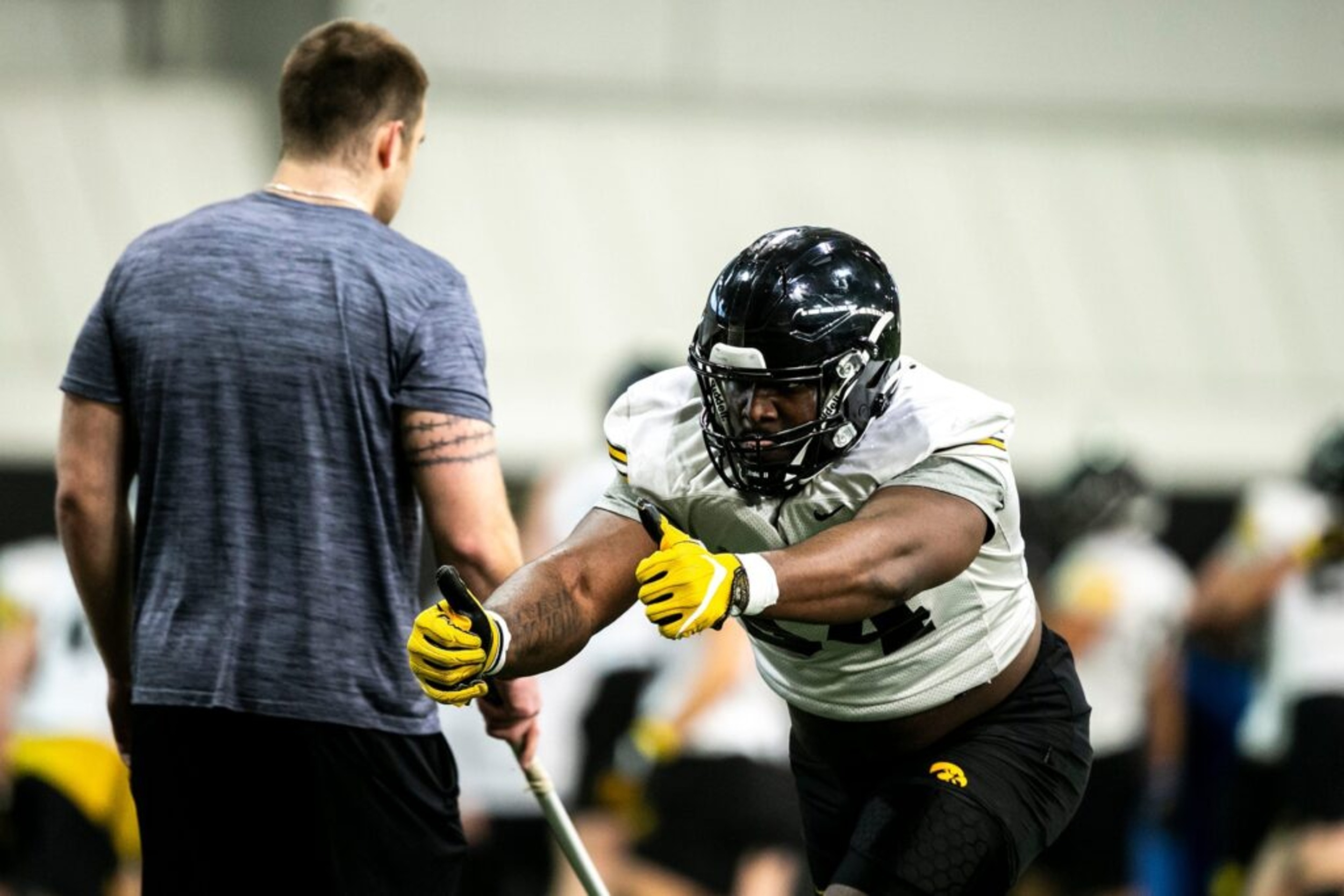 Thompson and Prysock Discuss Husky Defense, Expectations