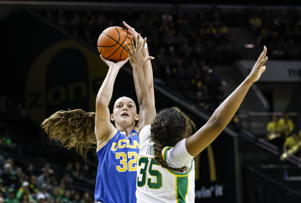Londynn Jones scores a season-high 21 points to lead No. 1 UCLA over ...