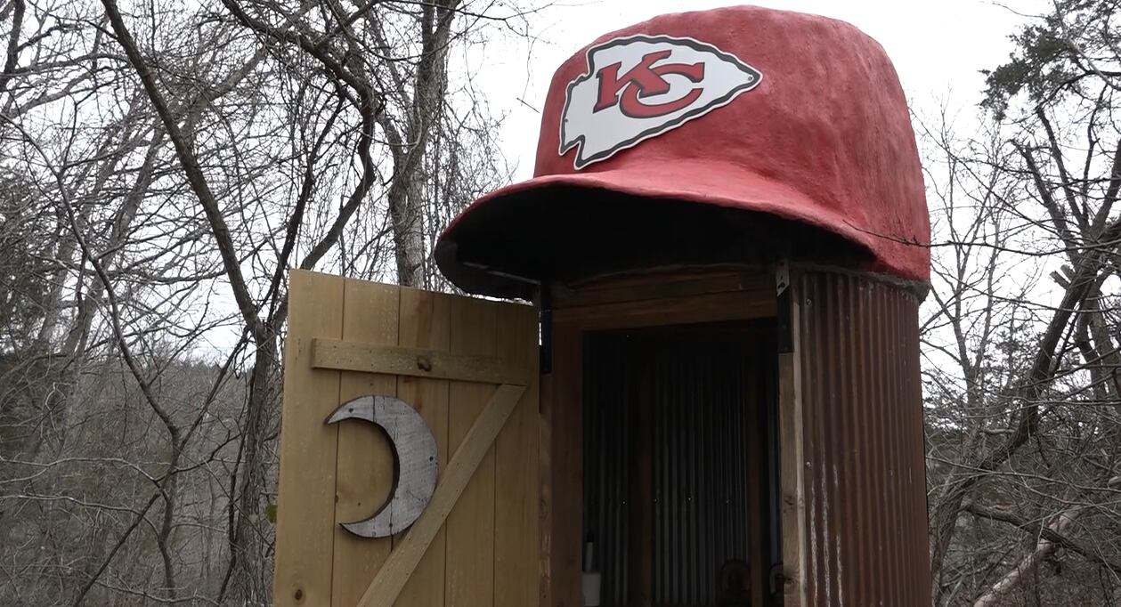 Taney County couple hopes the Chiefs flush the Eagles at the Super Bowl