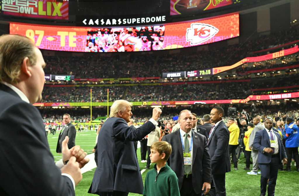 A presidential first: Trump at the Super Bowl, latest chapter in a ...