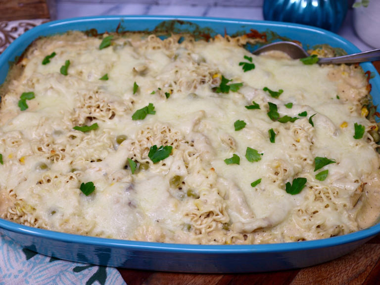 Ramen Chicken Alfredo Bake