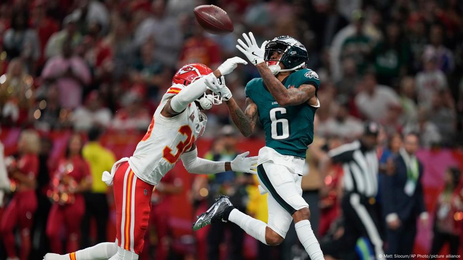 UPDATES — Super Bowl LIX: The Philadelphia Eagles dominate Kansas City ...