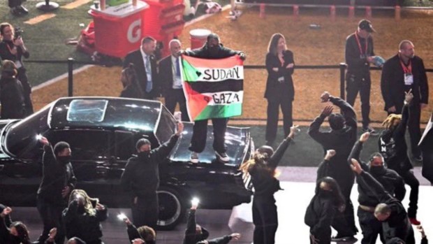 Pro-Palestinian Protester Rushes Field, Gets Tackled by Super Bowl ...