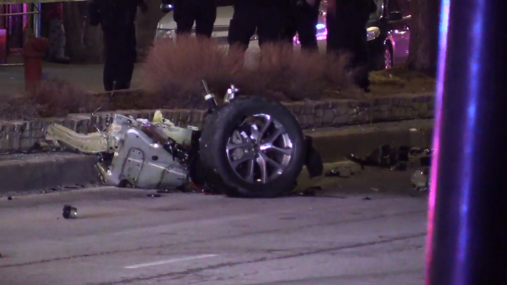 Deadly crash leaves mangled car in pieces on Chicago's Far South Side