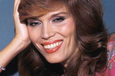 A 86 éves Amanda Lear elképesztően dögös: így néz ki most a 70-es évek ...