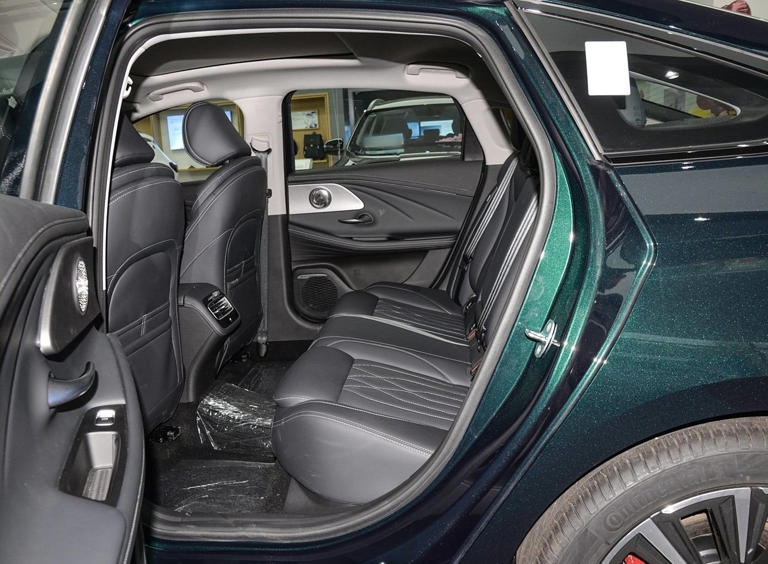 14万内，艾瑞泽8燃油车2.0T+8AT强动力，智能配置拉满，值不值？