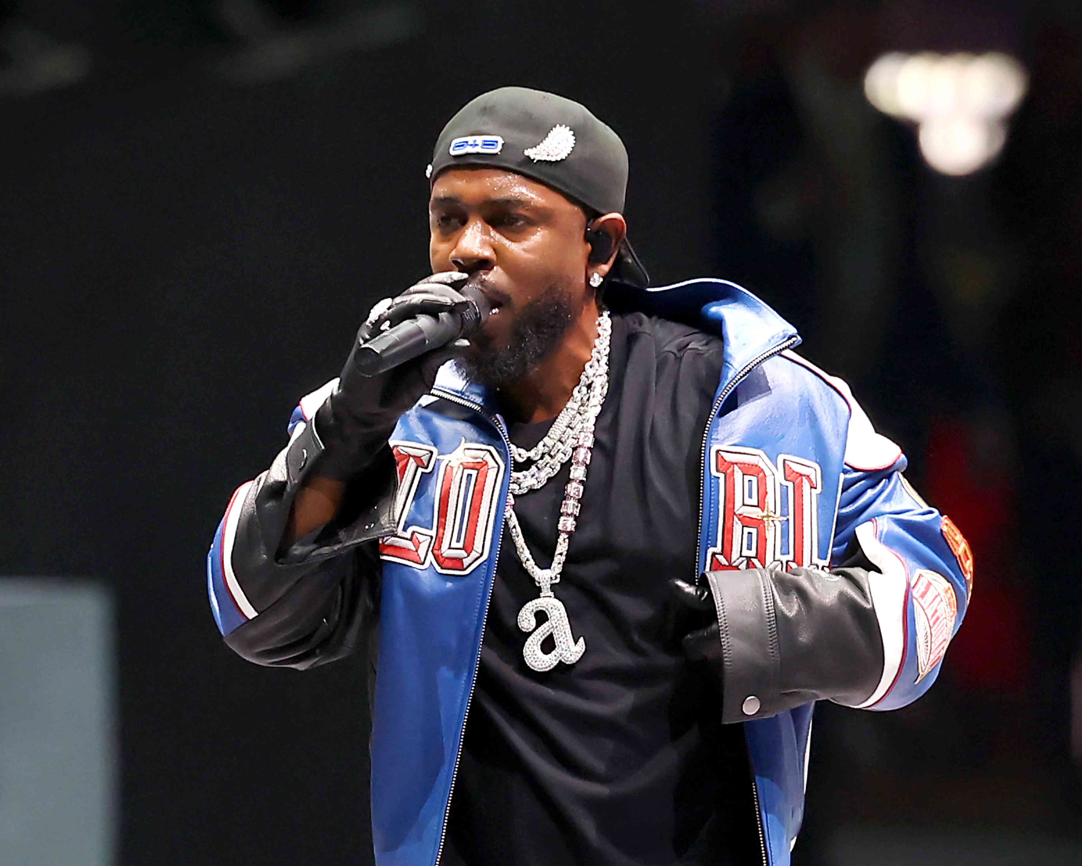 Was Kendrick Lamar's Super Bowl Necklace a Nod to His Drake Feud? Fans ...