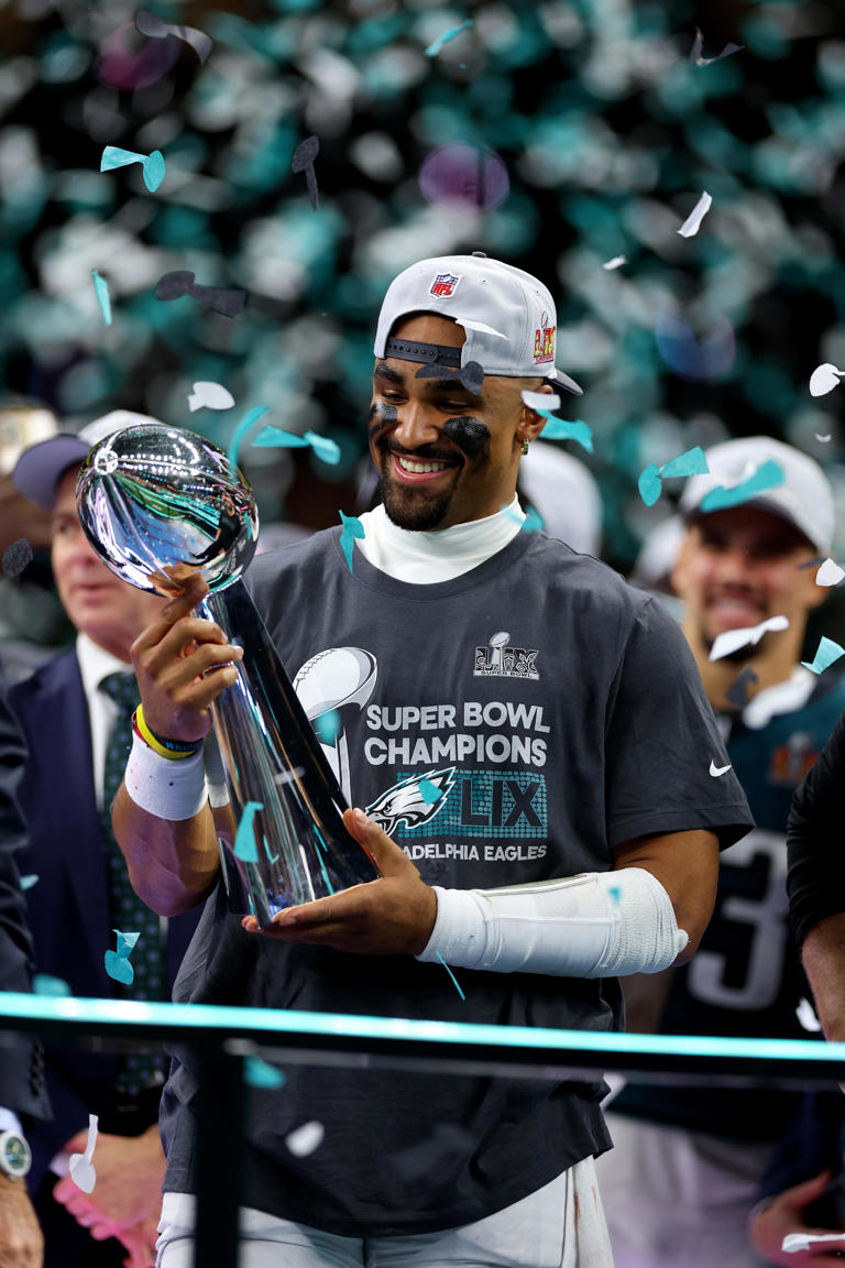 12 Eagles photos of their exuberant 2025 Super Bowl postgame victory ...