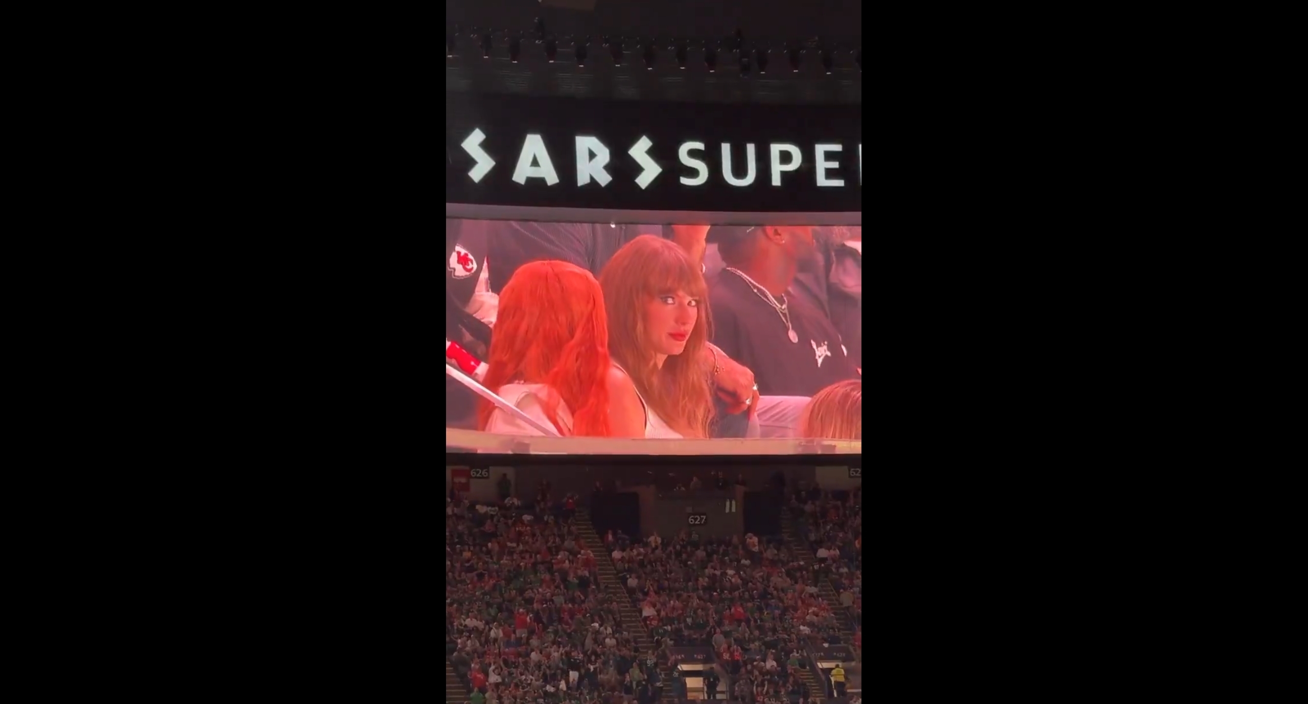 Taylor Swift Reacts To Boos After She’s Shown on Jumbotron At Super ...