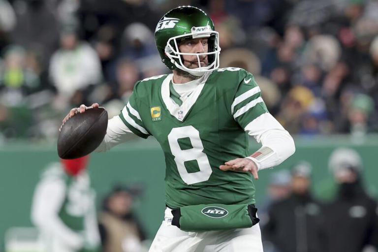 Aaron Rodgers era is over with Jets: They're going 'in a different direction at quarterback'
