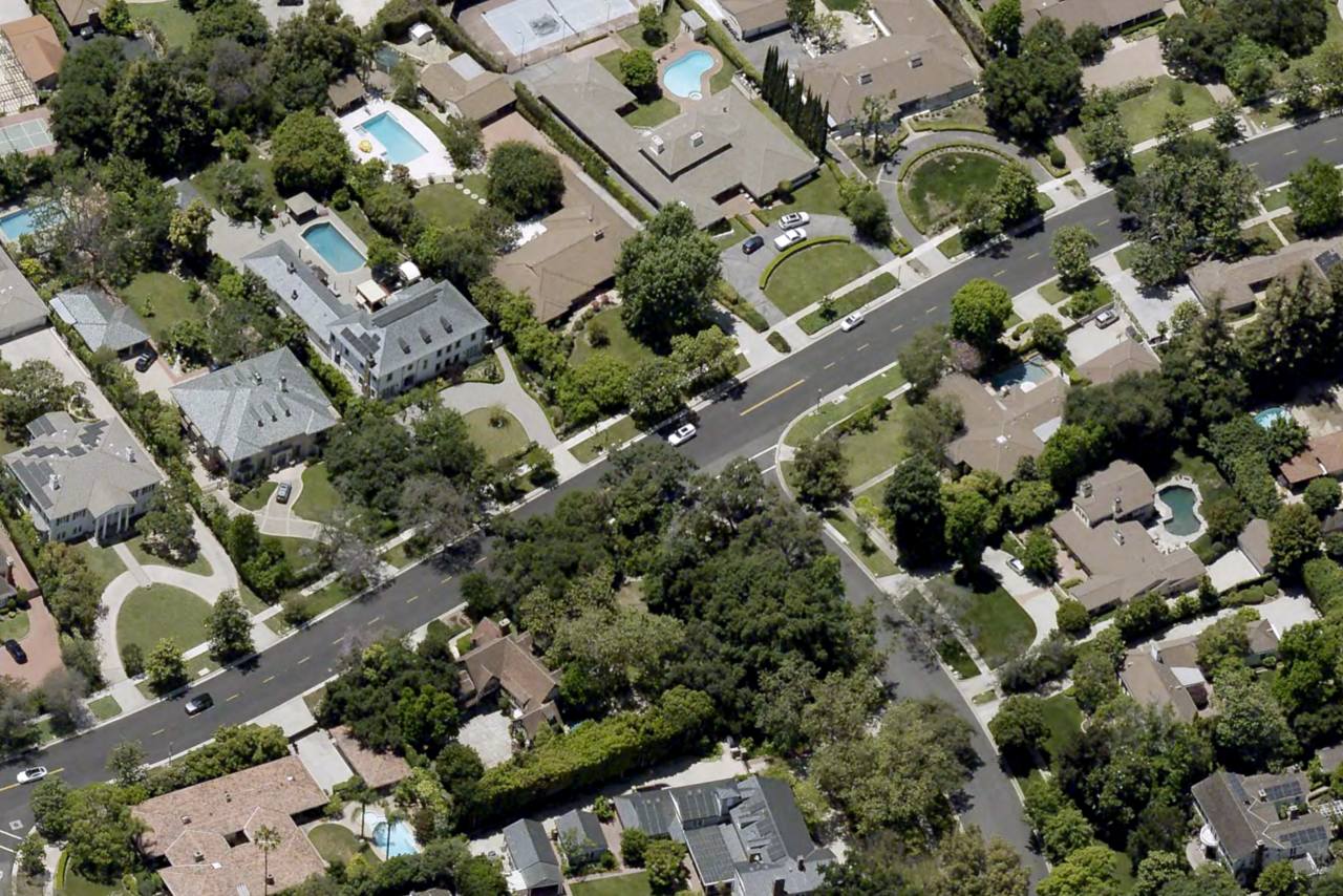 A Sore Spot in L.A.’s Housing Crisis: Foreign-Owned Homes Sitting Empty