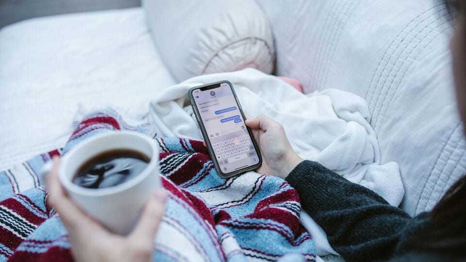 FBI warns Android, iPhone users in US to delete suspicious texts amid ...