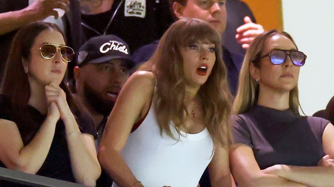 Taylor Swift's Reaction to Getting Booed at the Super Bowl Reveals What ...