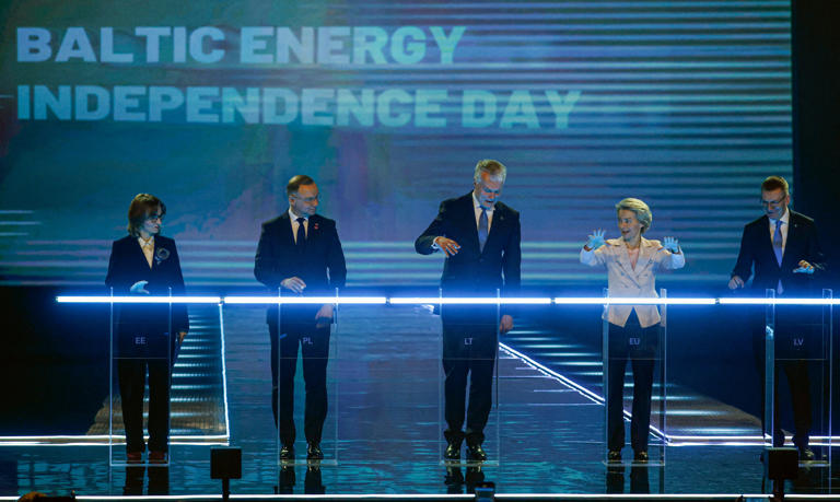 Baltic nations ‘successfully’ link with European power grid
