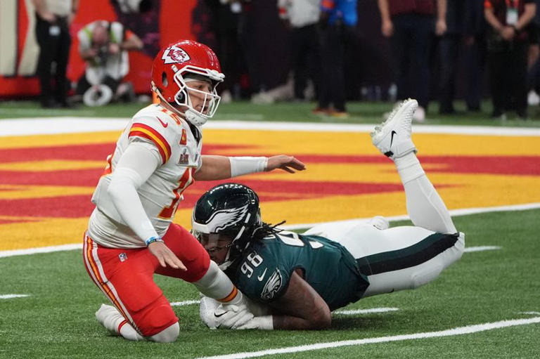 Patrick Mahomes concussion theory emerges after uncharacteristic Super ...