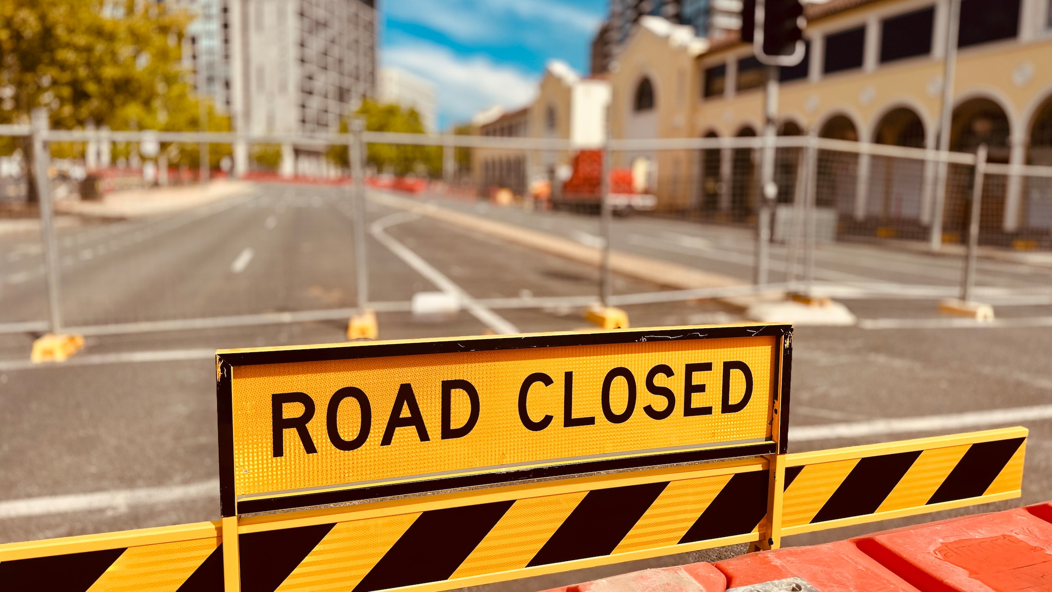 Canberra businesses to adapt or shut as London Circuit closed for light ...