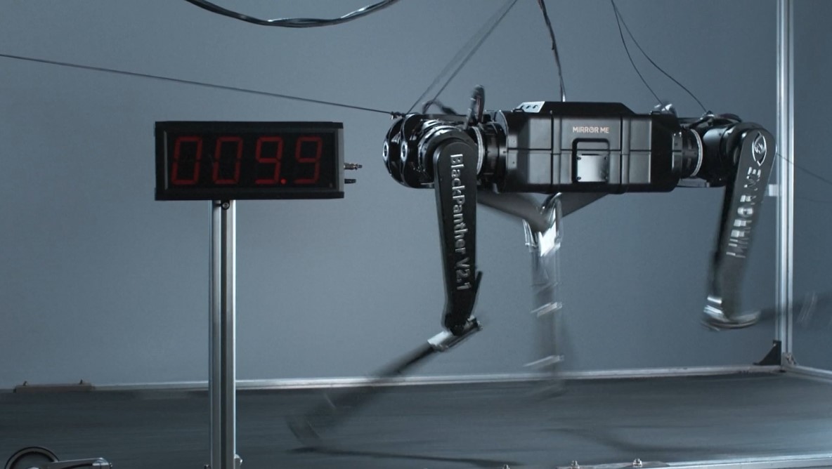 Chinese researchers unveil world's fastest quadrupedal robot
