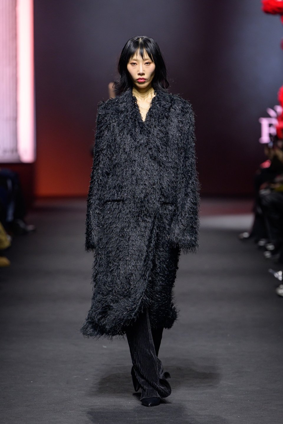 리이(RE RHEE), 2025 F/W 서울패션위크 컬렉션 성료…클래식과 현대적 감각의 조화