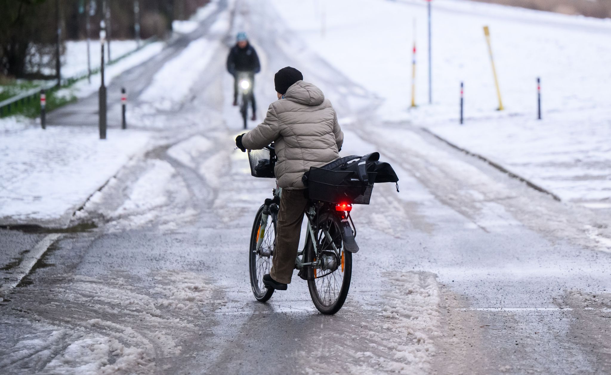 Schnee und gefrierender Regen - Glatte Straßen erwartet