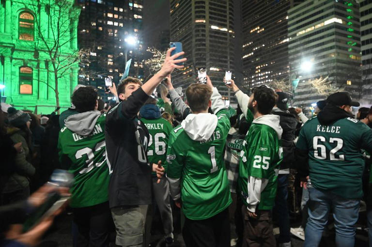 Super Bowl chaos in Philadelphia as riots break out after Eagles seal ...