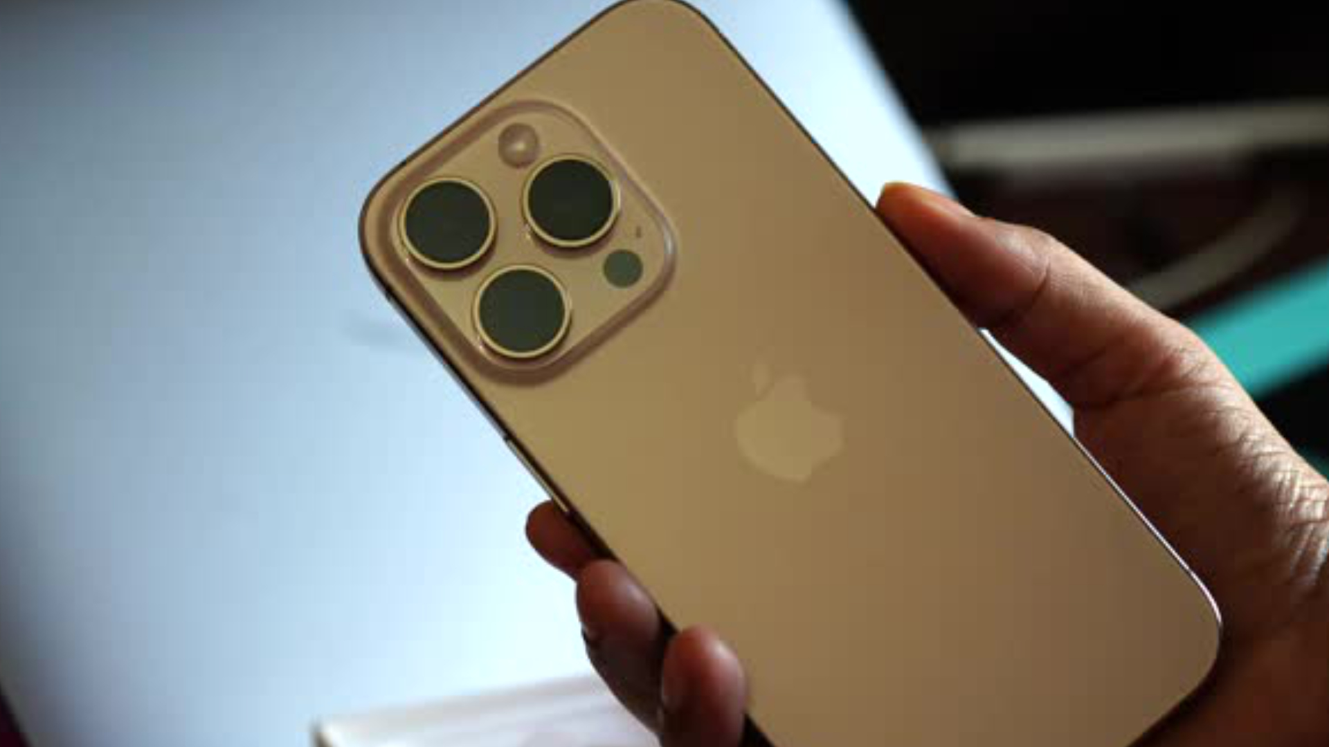 Apple Rumored to Launch New iPhone SE and PowerBeats Pro This Month