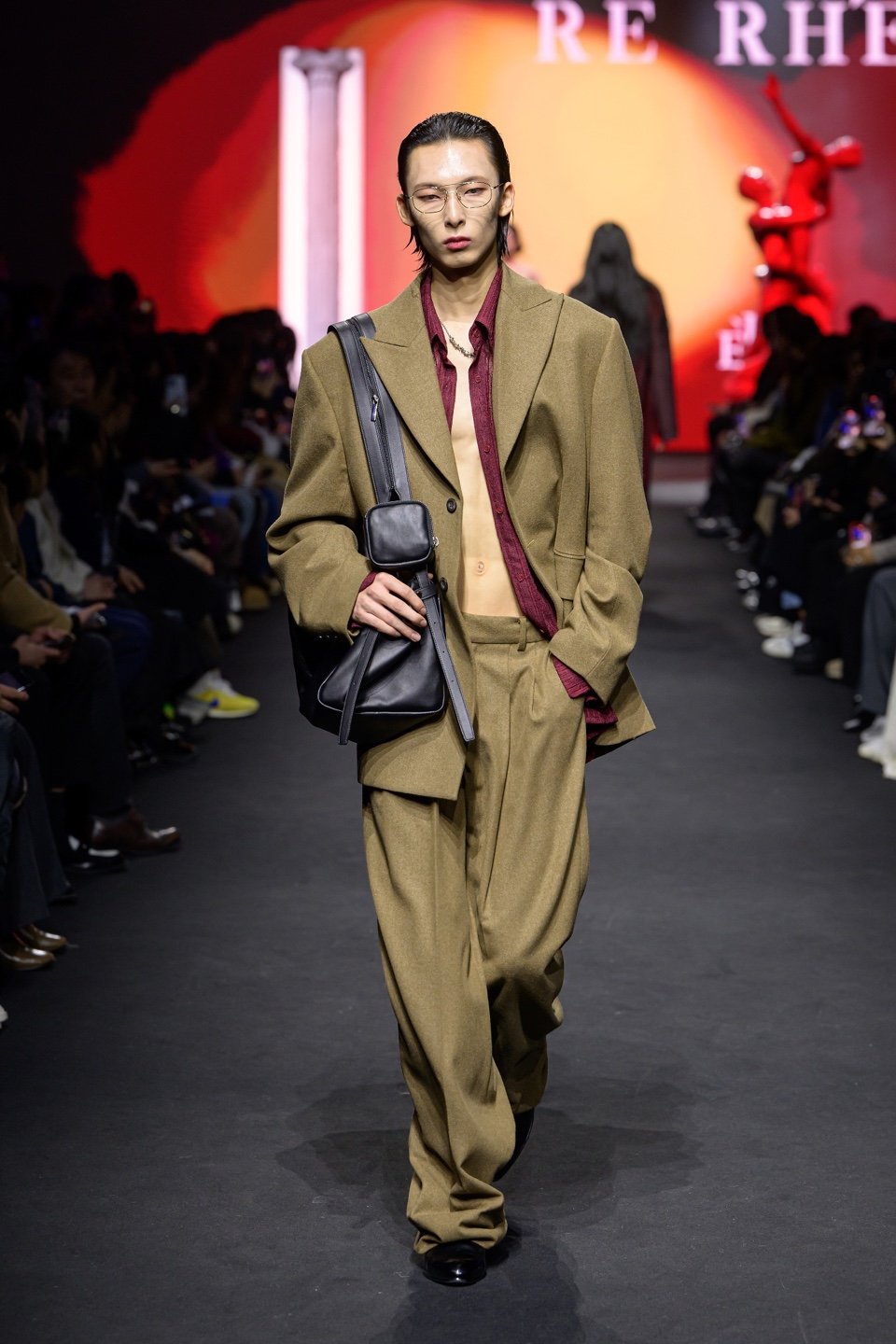 리이(RE RHEE), 2025 F/W 서울패션위크 컬렉션 성료…클래식과 현대적 감각의 조화