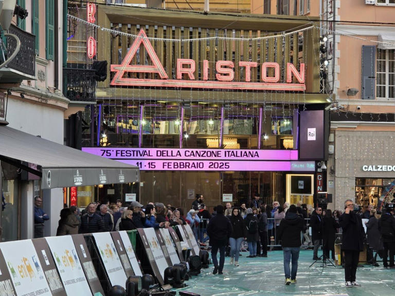Prima serata Sanremo: la scaletta completa con l'ordine dei cantanti, a che ora inizia, ospiti e ...