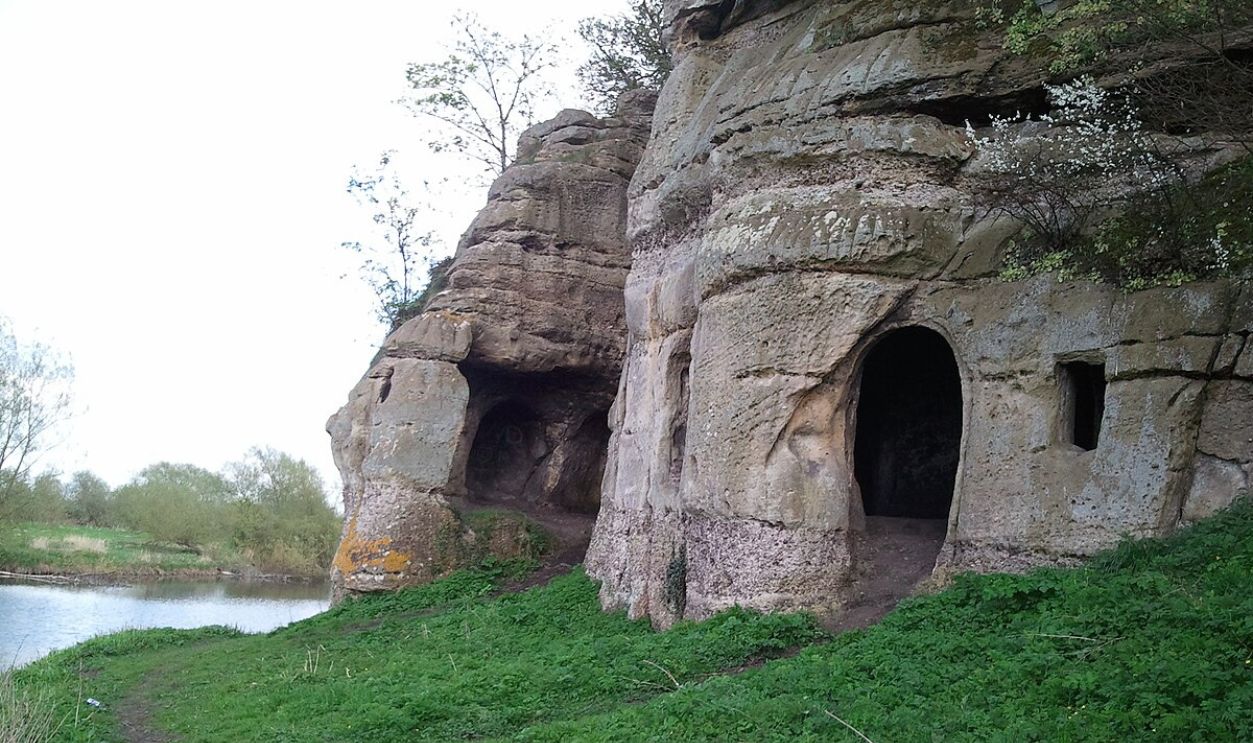 Researchers Now Believe A 12,000-Year-Old Cave Dwelling Was A Secret ...