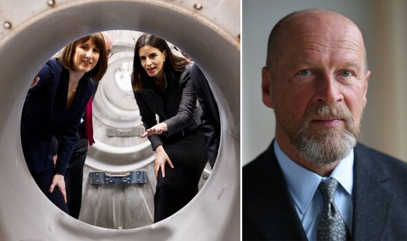 Rachel Reeves issued dire recession warning as ‘slow-motion car crash ...