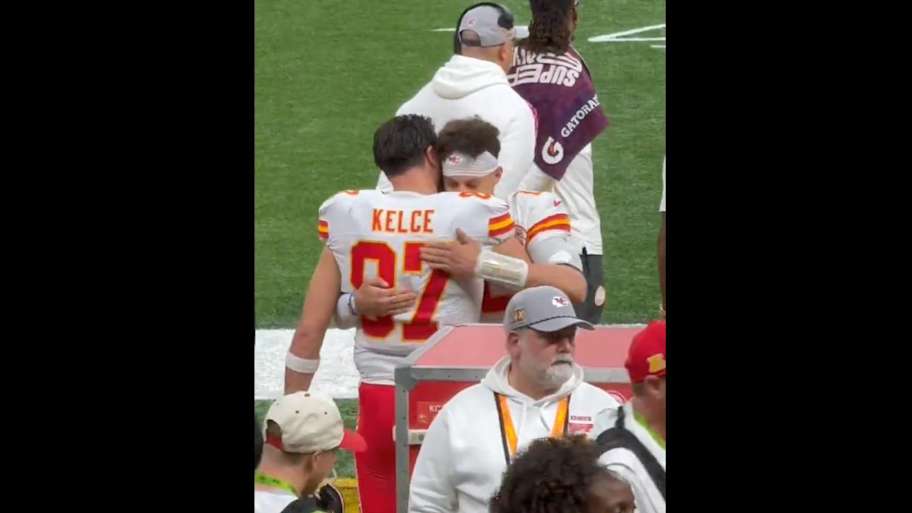 Patrick Mahomes Had Final Classy Gesture for Chiefs Teammates in Super ...