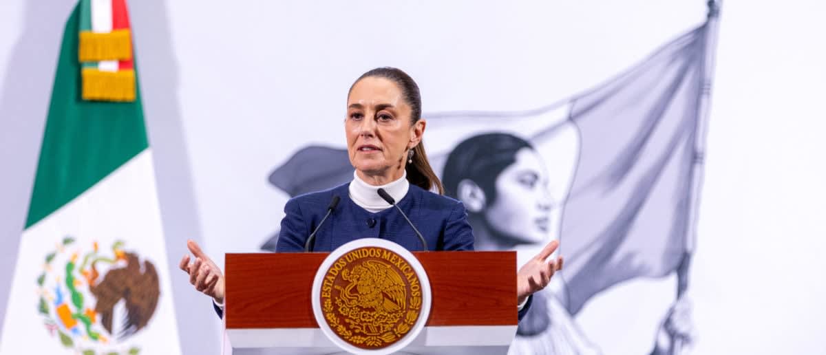 FACT CHECK: Viral Image Of Claudia Sheinbaum Wearing ‘Make America ...