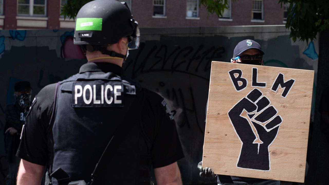 Seattle may let police use tear gas again