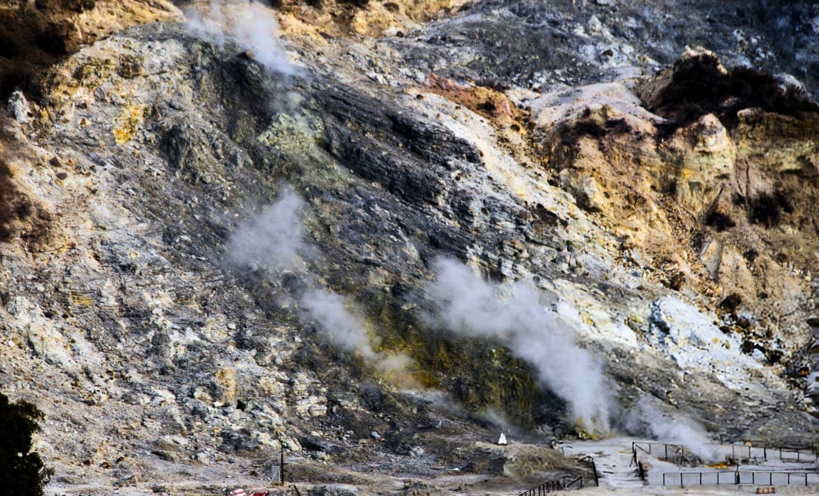 Italy: Europe’s Deadliest Supervolcano Under Naples Is Showing ...